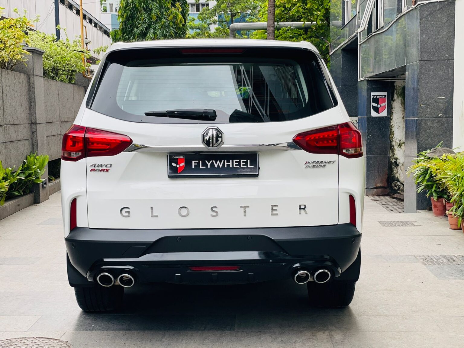 MG Gloster 4x4 6S Savvy II FLYWHEEL CARS IN INDIA