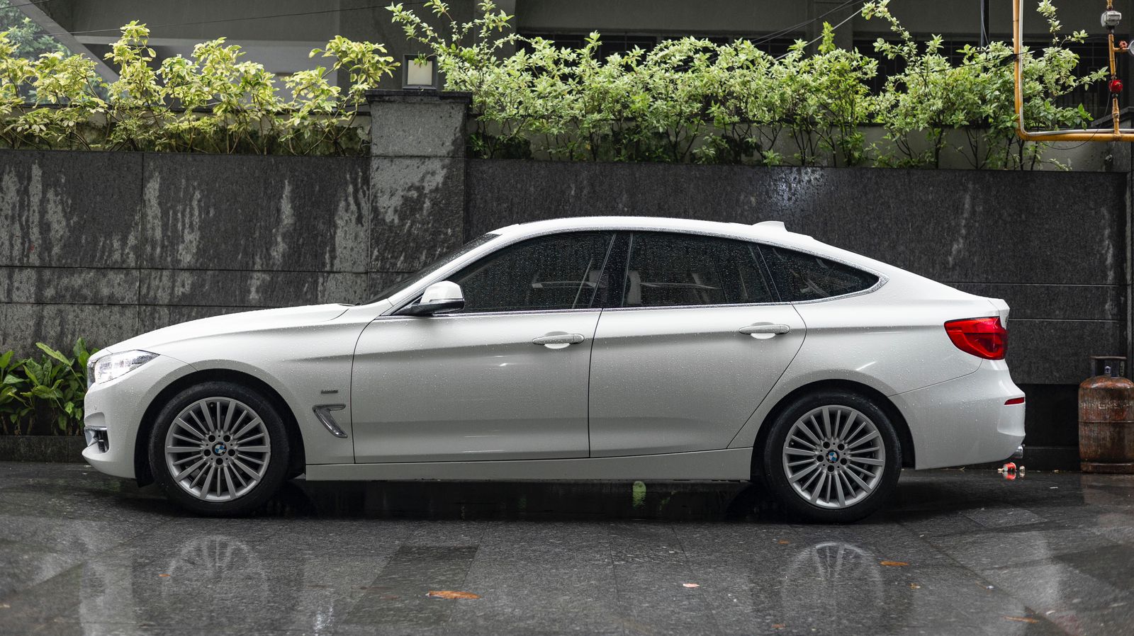 BMW 3GT II FLYWHEEL CARS IN INDIA