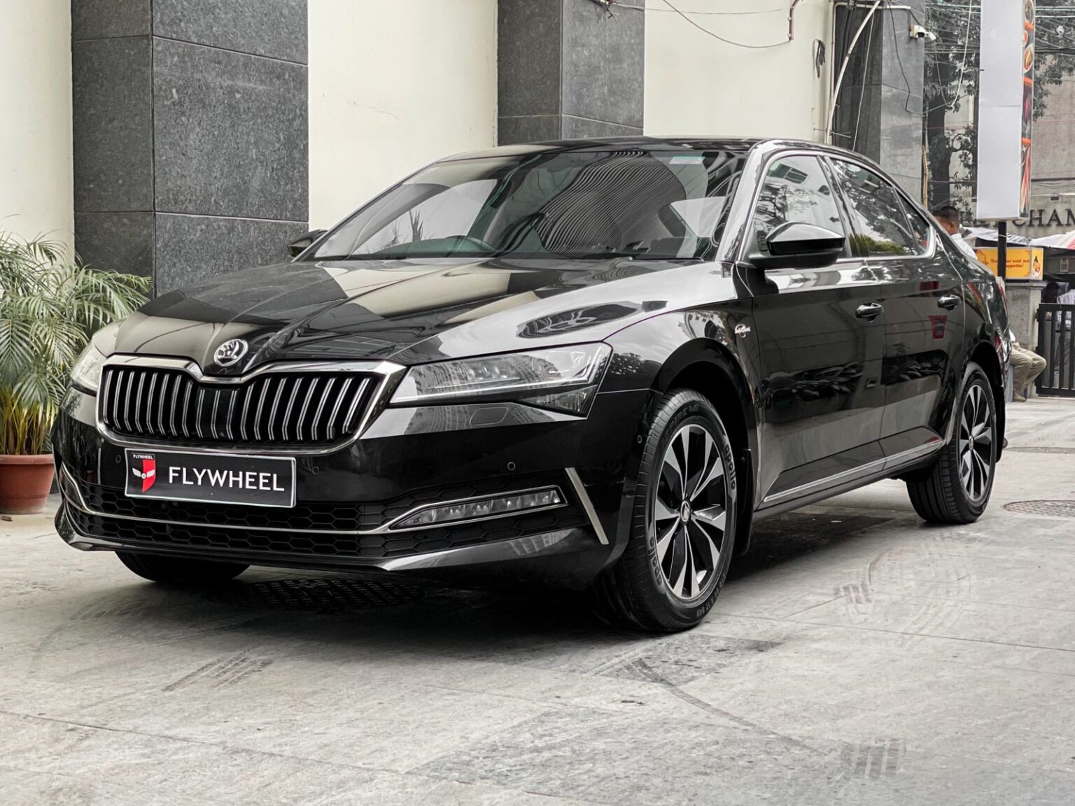 ŠKODA SUPERB L&K 2.0 TSI AT - FLYWHEEL