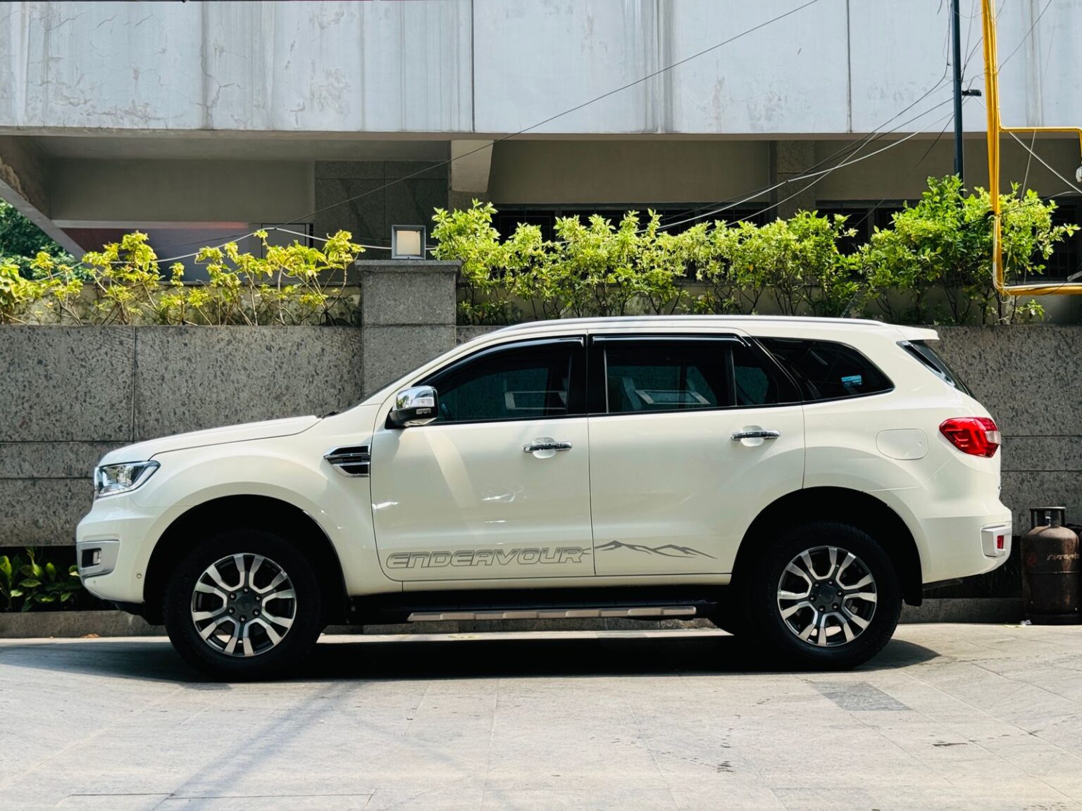 2021 Ford Endeavour 2L Titanium+ 4x4 AT: Power and Luxury Combined ...